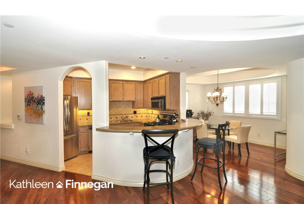 Kathleen Finnegan » Beautiful Studio City Townhome For Sale